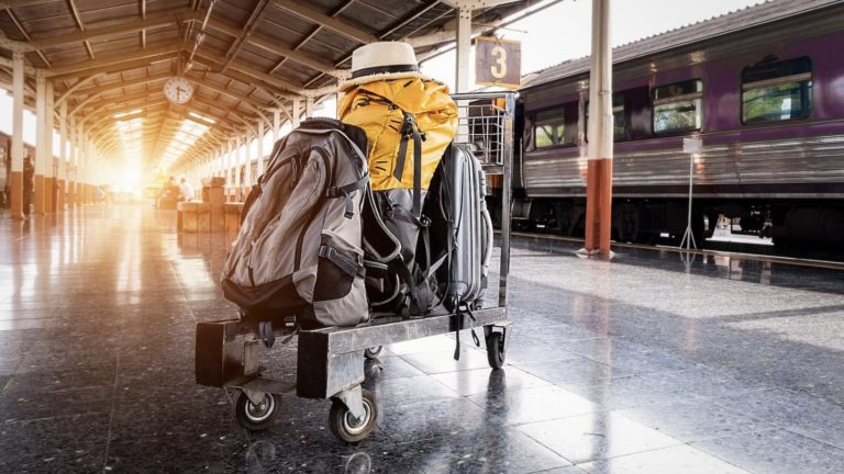 A Full Comparison Of The AMEX Delta SkyMiles Credit Cards - Luggage Guru